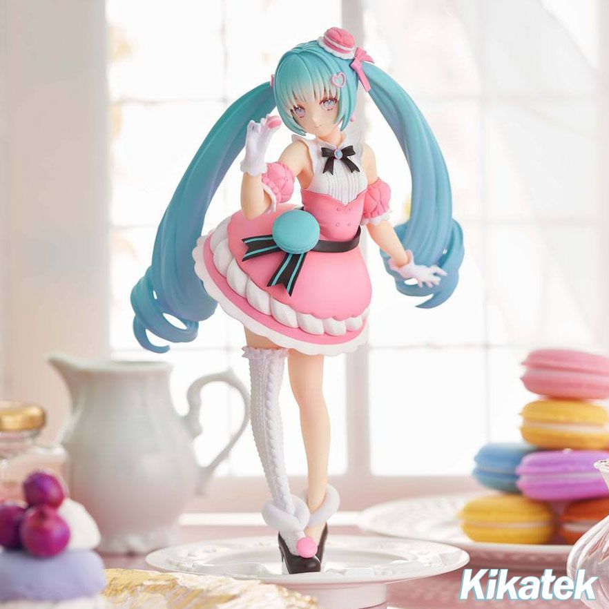 Hatsune Miku Sweet Sweets Series Macaroon Statue (Hatsune Miku Exceed ...